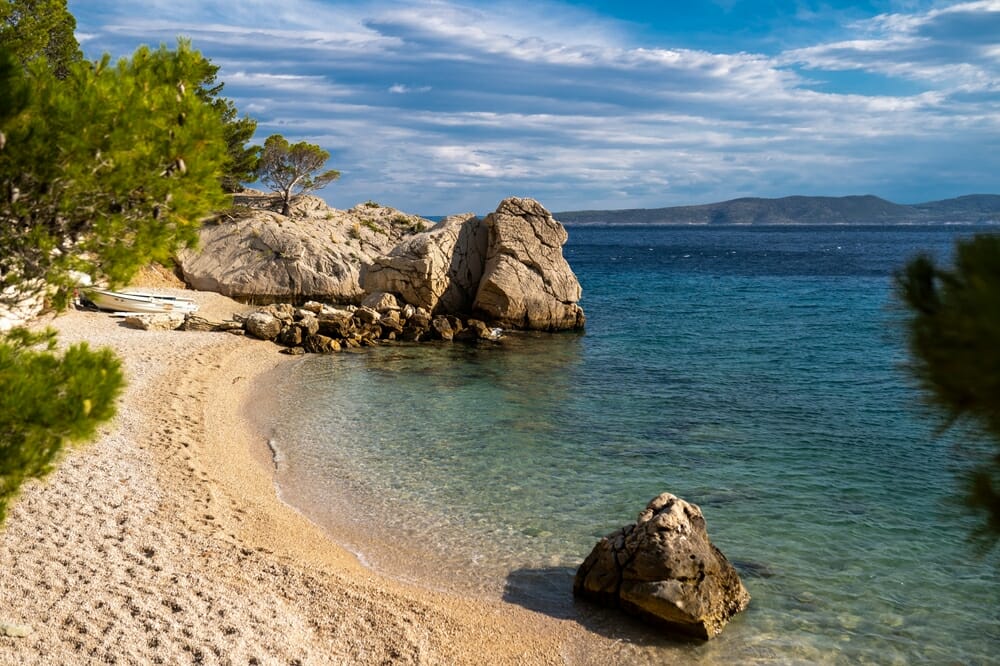 24 Best Beaches In Makarska: From Serene Shores to Vibrant Beaches ...